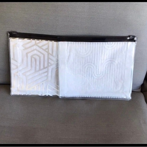 Mary Kay | Bags | Set Of 2 Mary Kay Zipper Pouches New | Poshmark